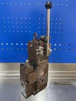 China Ship Crane Hydraulic Parts HP08 Reversing Valve And HCB08 Balancing Valve Block Accessories Supplier for sale