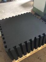 China Rinterlocking Foam Gym Mats Black SBR Particles EPDM Star Points for sale