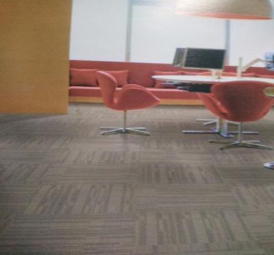 China Colored Modern Home Carpet 50x50cm Loop Pile Pattern Anti - Slip Feature for sale