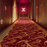 China Waterproof Hotel Hallway Carpet Luxury Red Long Length Printed Pattern for sale