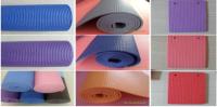 China Soft PVC Carpet Flooring , Gym Exercise Non Slip Yoga Mat Folded Pattern for sale