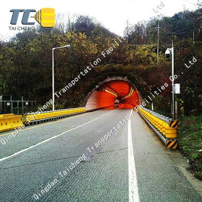 China High Speed Rotating Anti Collision Barrier For Protecting Vehicles for sale