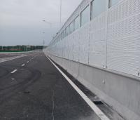 China Aluminum Plate Panel Highway Noise Barrier Glass Wool Board Filled Louver Type for sale
