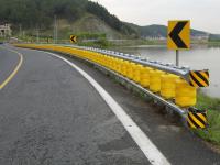 China 5pcs Beam Highway Roller Barrier for Road Safety and Traffic Management for sale