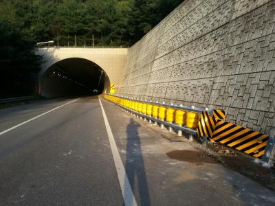 China Double Barrels Highway Roller Barrier Anti Corrosion Low Maintenance for sale