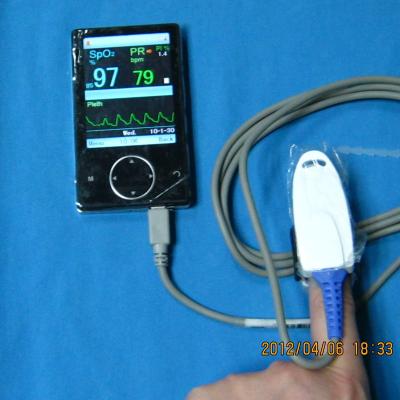 China Bluetooth Fingertip Pulse Oximete with 2.8