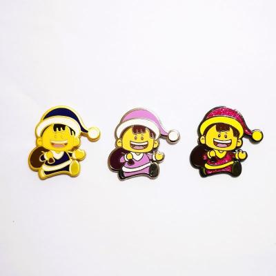 China 30x30mm Christmas Lapel Pin Zinc Alloy Die Casting Hard Enamel Glitter for sale