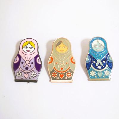 China Custom Antique Copper Nesting Doll Soft Enamel Pin 40x25mm Epoxy Coated with Various Clutches for sale