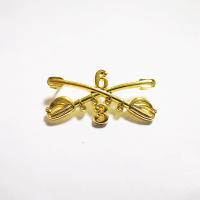 China 1.5 Inch Gold Plated Zinc Alloy Crossed Sabers 3D Die Cast Custom Metal Pin Badge for sale