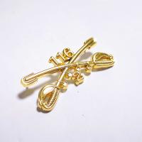 China Gold Zinc Alloy 3D Custom Metal Pin Badges 2.25 Inch Cavalry Regimental Crossed Sabers for sale