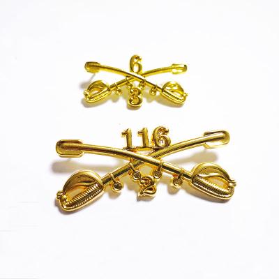 China Gold Zinc Alloy 3D Custom Metal Pin Badges 1.5 Inch with 2 Posts Rubber Clutches for sale