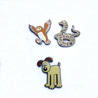 China Custom 35mm Hard Enamel Pins Animal Theme Black Nickel Finish Dog Paw Back for sale