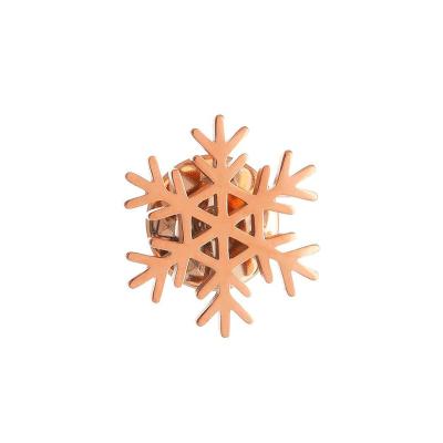 China Die Casting Zinc Alloy Christmas Snowflake Brooch Pin 40x40mm Gold Nickel Copper for sale
