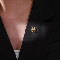 China Die Casting Zinc Alloy Christmas Snowflake Brooch Pin 40x40mm Gold Nickel Copper for sale