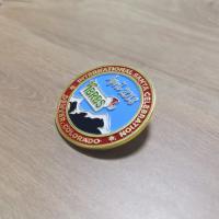 China 1.5 Inch Iron Christmas Lapel Pin Gold Plated Santa Celebration Brooch for sale