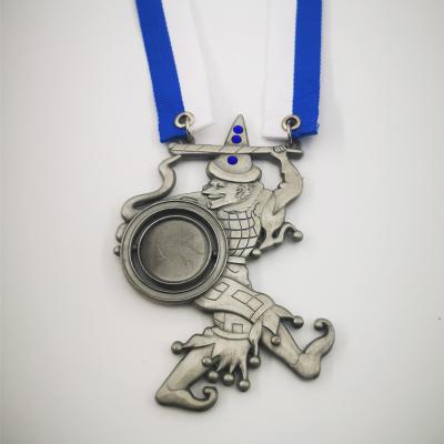 China Antique Silver 3D Carnival Session Medal 100x68mm 4mm Thick Rotation Design for sale
