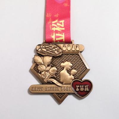 China Antique Copper 3D Mother's Day Marathon Finisher Medal 70x68mm Zinc Alloy for sale