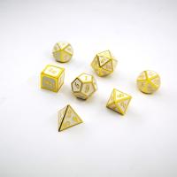 China Gold Plated 7pcs Metal Dice Set 14mm Zinc Alloy for DND Tabletop Games for sale