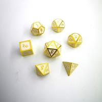 China Gold Plated 7pcs Metal Dice Set 14mm Zinc Alloy for DND Tabletop Games for sale