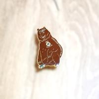 China Custom 47mm Iron Stamped Bear Shape Soft Enamel Lapel Pin Gold Finish Lions Club Service for sale