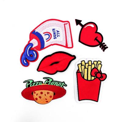 China Customized Summer Logo Embroidered Patch Environmental Protection Light Cotton and Plastic Dog Patch With Sequins Decoration for sale
