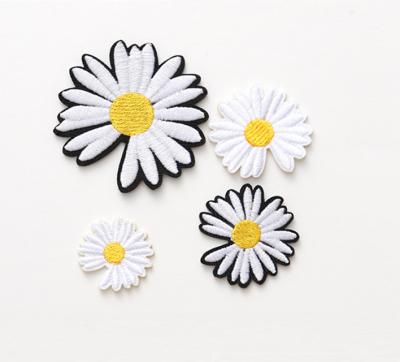 China 3D Embroidery Small Daisy Patch Paste Clothing Accessories Chenille Cloth Embroidery Patchs for sale