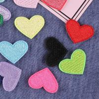 China Wholesale 20 PCS  Hot Felt Heart Patch Applique Diy Pink Blue Sequins Makeup Iron on Embroidery Glitter Heart Patch for T Shit for sale