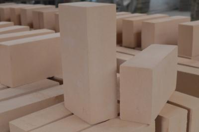 China Red Clay Insulating Fire Brick 230*114*65mm 0.6/0.8 Bulk Density Heat Resistance for sale