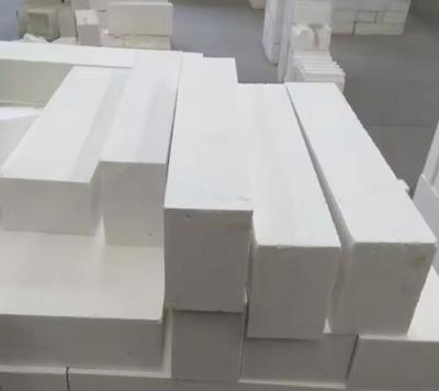 China High Temperature Wear Resistance 95% Al2O3 Refractory White Corundum Brick For Electric Arc Furnaces for sale