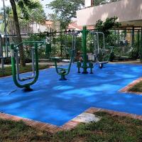 China Outdoor Triple Leg Press GYM Equipment GYX-L44 | 2140×2140×1700mm | 3.0mm Steel Construction for sale