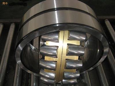 China Brass Cage Chrome Steel Spherical Roller Bearing 23236E1AKM for mining machine for sale