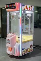 China Amusement Function Arcade Crane Claw Coin-Operated Toy Machine with CE Certificate for sale