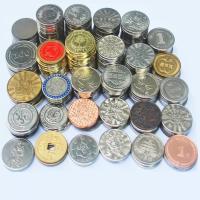China Custom 30 Pesos Coin Operated Crane Claw Machine 80x90x205cm for Amusement Park for sale
