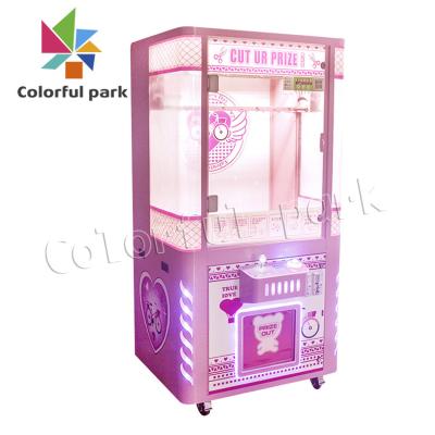 China Coin Operated Scissors Prize Game Machine 70x125x213cm CE Certified Amusement Park for sale