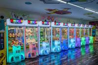 China Commercial Arcade Claw Crane Machine 80x90x205cm with LED Lighting and CE Certification for sale