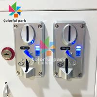 China Colorful Park Coin Operated Claw Crane Machine 80x80x190cm with CE Certificate for sale