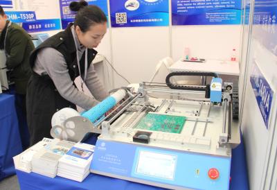 China CHMT48VA SMT Automatic Pick and Place Machine with Vision System Linux Computer 48 Feeders for sale