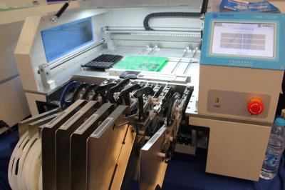 China CHMT530P SMT Pick and Place Machine 30 Pneumatic Feeders Vision System for sale