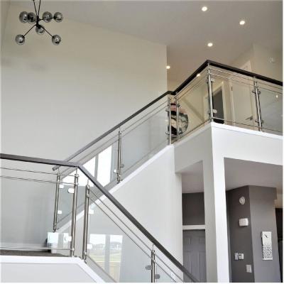 China Clear Silver Polished Stainless Steel Glass Handrail Corrosion Proof Metal And Glass Banister for sale