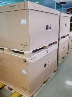 China High Brightness 400CCD/M2 LCD Monitor with 1920*1080 Resolution and 31.5 Inch Size for sale