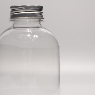China Durable Round PET Bottles with Screw On Lids for Tight Sealing for sale
