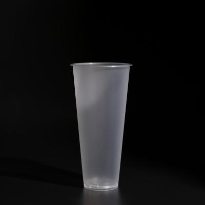 China Customizable 600ml Clear PP Disposable Plastic Cups with Lid 500pcs BPA Free for sale