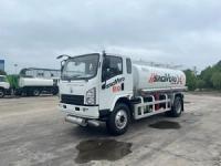 China Shaanxi Automobile 4X2 3000 L 5000 L Carry Cargos Oil Tanker Truck 2warehouses Crude Oil Fuel Tank Truck for Sale for sale