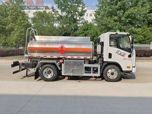 China FAW 4X2 Refuelling Tank Truck - 3000 Liters Capacity for sale