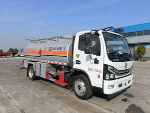 China Dongfeng 4X2 9cbm Fuel Tanker Truck for Efficient Delivery for sale