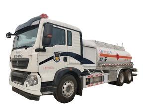 China High-Capacity HOWO Refueling Truck for Aviation Fuel Delivery for sale