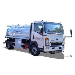 China HOWO 4X2 6000L Diesel Fuel Tanker Truck Oil Bowser Fuel Tank Truck for Sale for sale