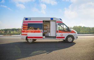 China Ford Ambulance Medical Vehicle Ambulance Car Medical Truck Electric Ambulances for Transporting The Wounded for sale