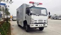 China Factory Designed Isuzu First Aid 4X4 Emergency ICU Ambulance for Patients Monitoring for sale