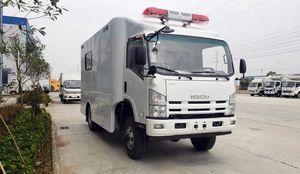 China Factory Designed Isuzu First Aid 4X4 Emergency ICU Ambulance for Patients Monitoring for sale